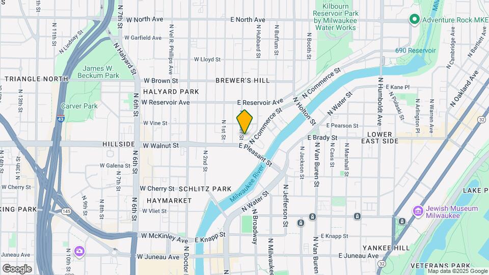 The Crescent Apartments | Milwaukee, WI Apartments For Rent