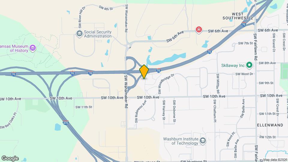 Crown Colony Apartments and Nearby Topeka Apartments For Rent | Topeka, KS